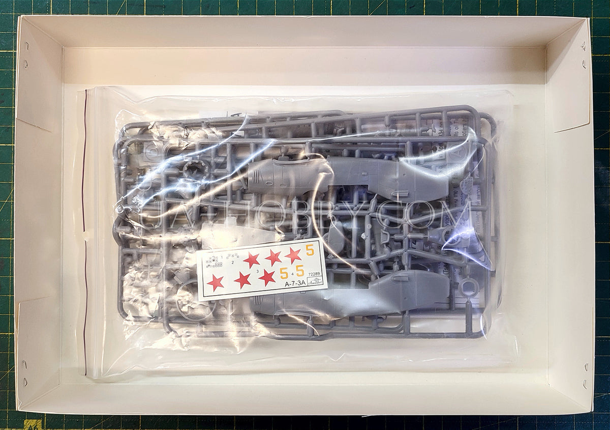 1/72 A-7-3A. Amodel 72289 – UA-hobby