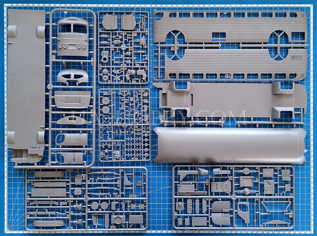 1/35 1947 GMC PD-3751 SilverSide Bus "Greyhound Lines". Roden 816 – UA ...